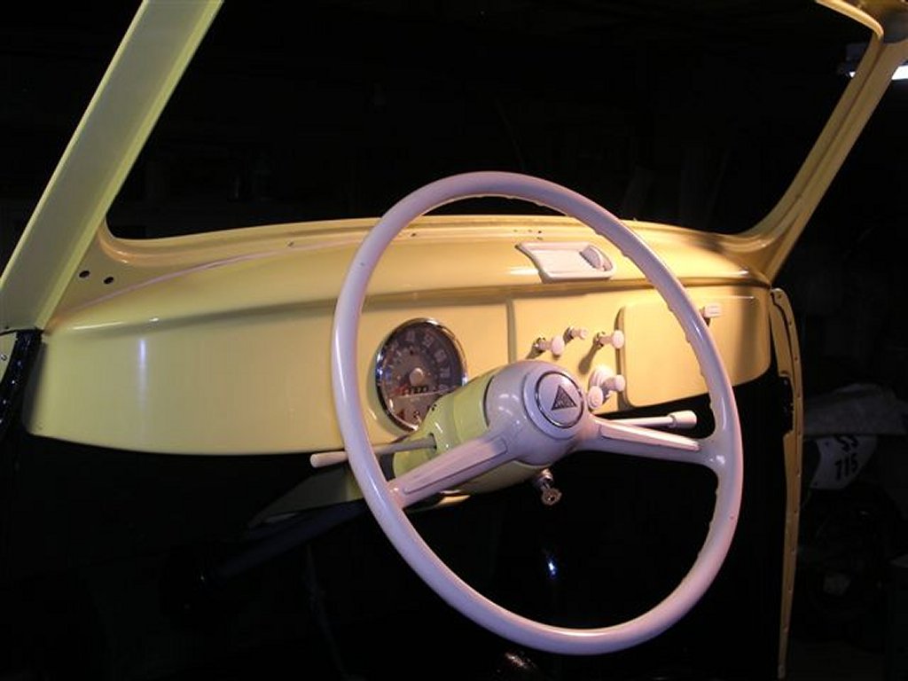 LLOYD Cars - The English Home Page